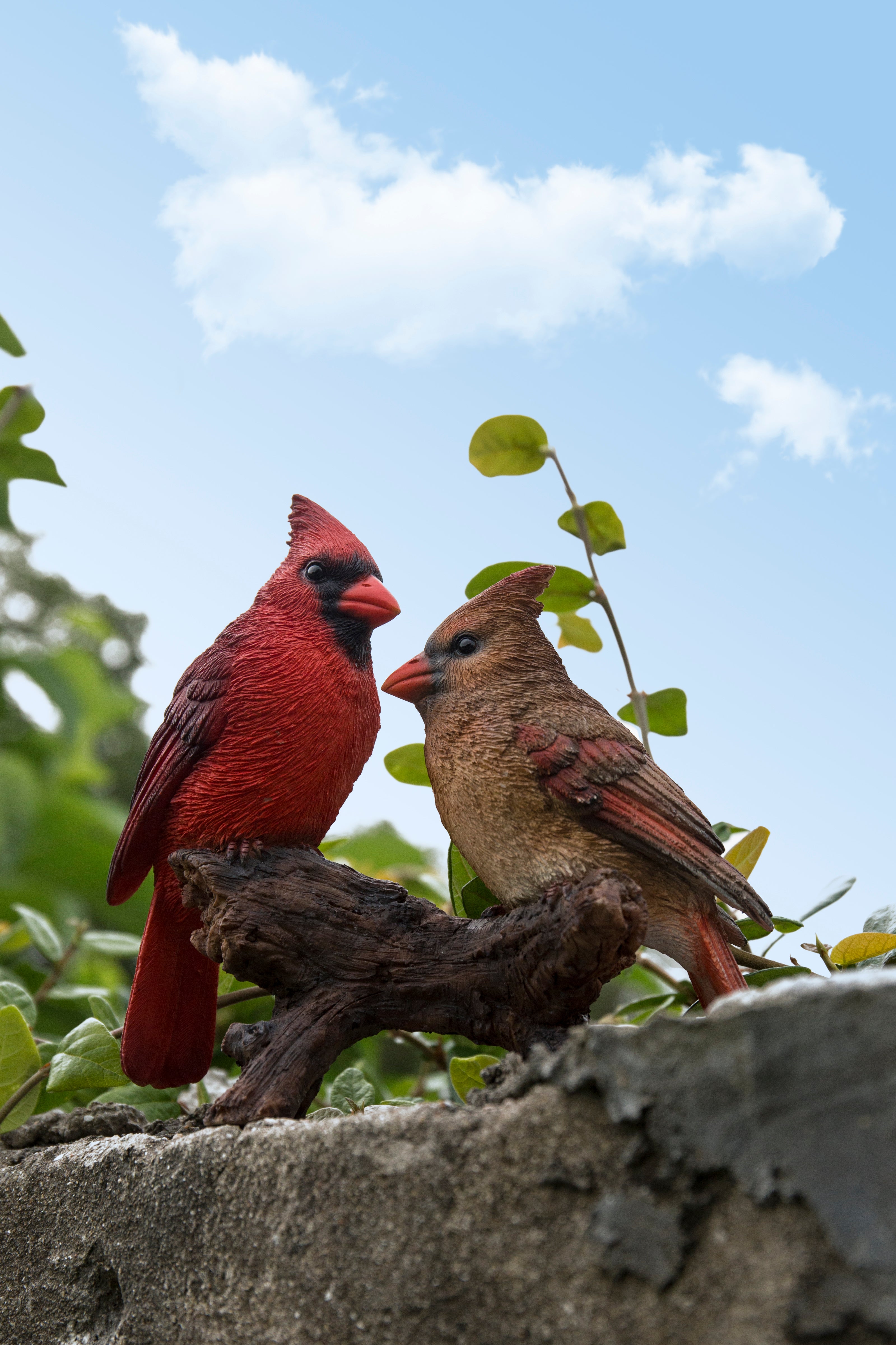 Cardinal Couple on Stump Wildlife Garden Statue – Hi-Line Gift Ltd.